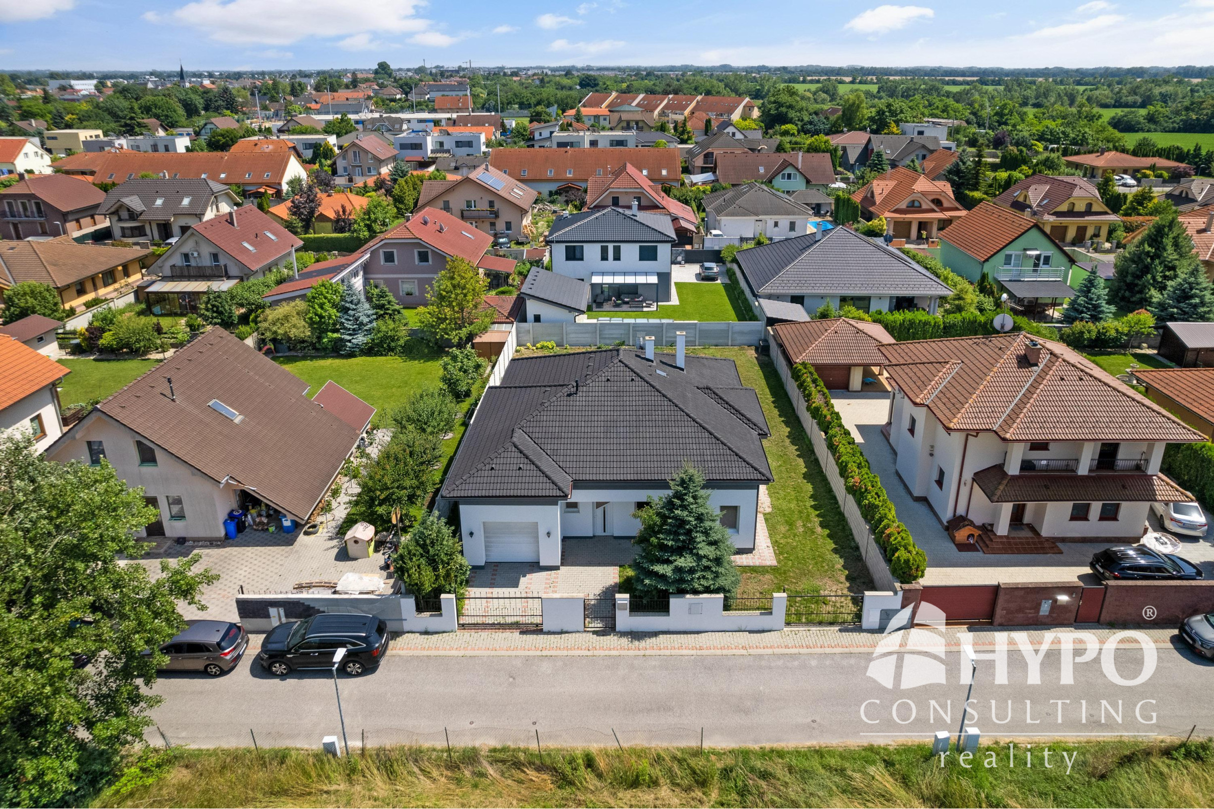 ROVINKA-bungalov s veľkým pozemkom 667 m2-garáž-využiteľné podkrovie ...